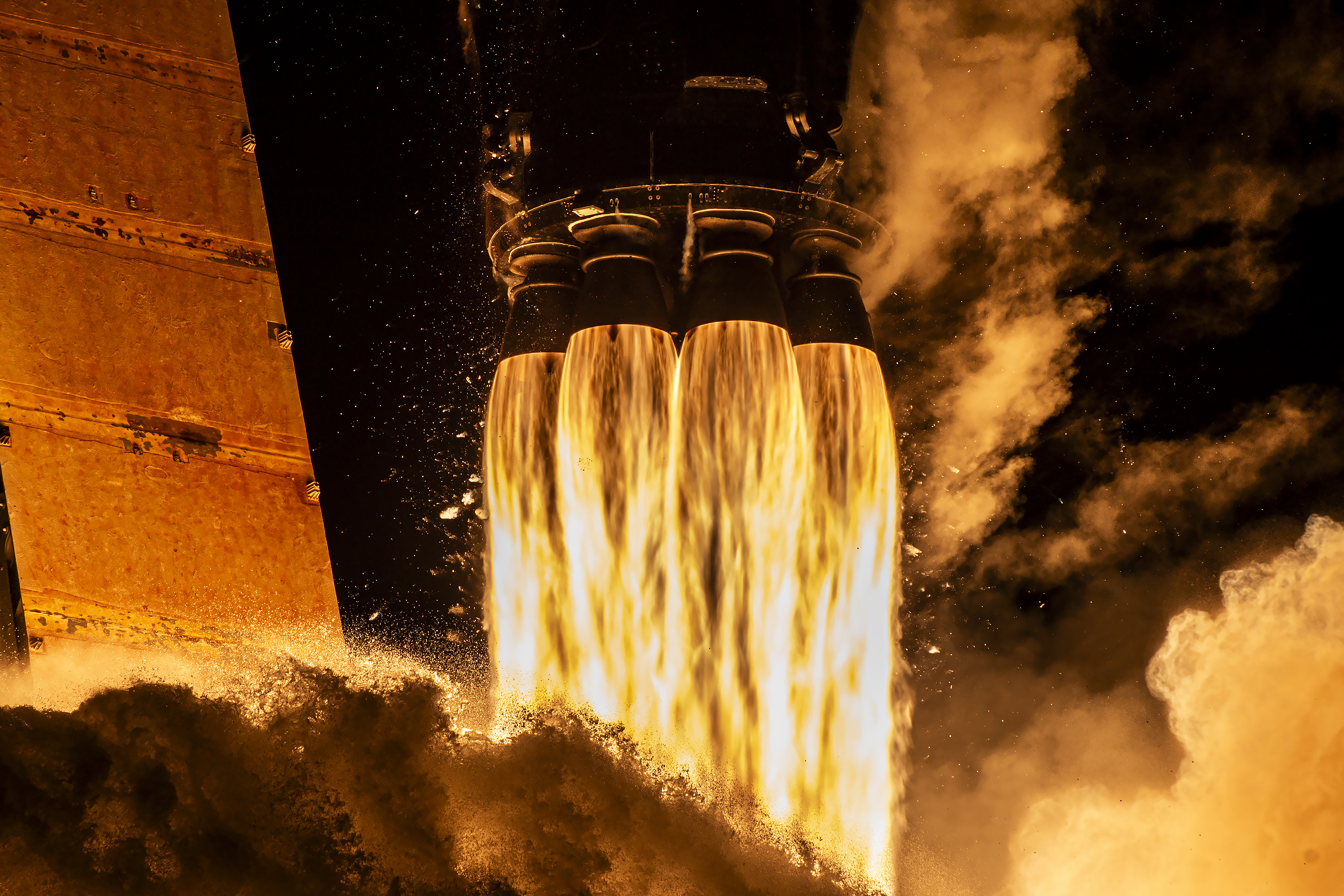 The total height of Starship and its Super Heavy booster is 120 meters ...